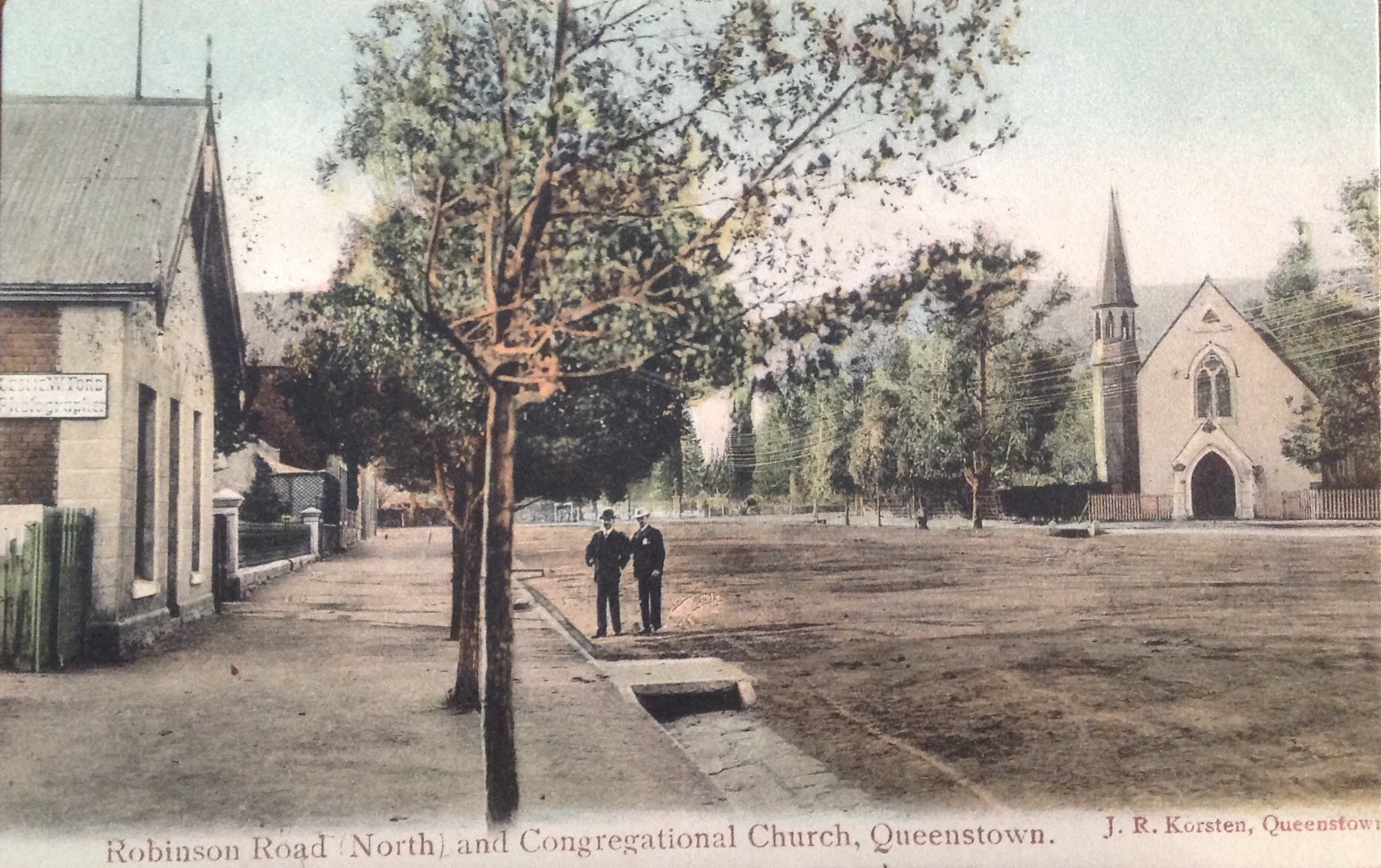 Lesley Ford studio (building on left) in Queenstown via Carol Hardijzer ...