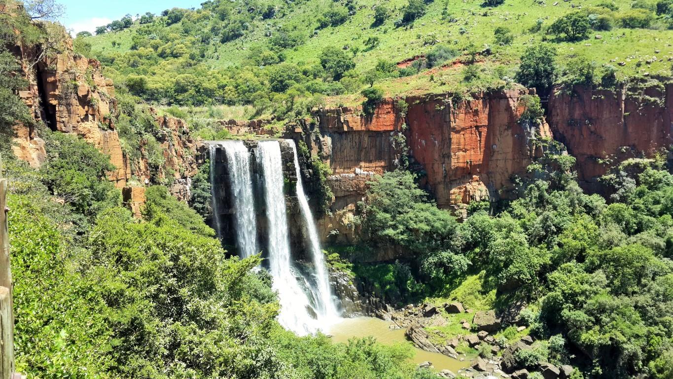 Tunnel at Waterval Boven - Probably the best-known and most famous of ...